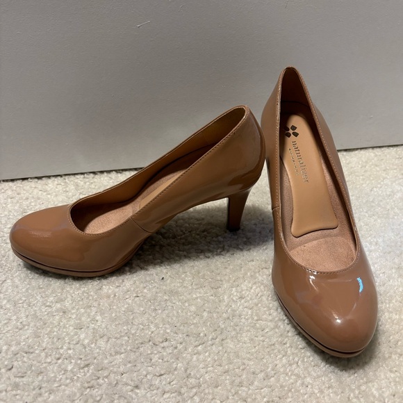 Naturalizer | Shoes | Naturalizer Womens Nude Michelle Classic High ...